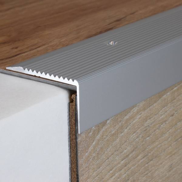 Nez de marche | cornière 28 mm x 50 mm | aluminium anodisé | Expertdecor Nez de marche | cornière 28 mm x 50 mm | aluminium anodisé | Expertdecor